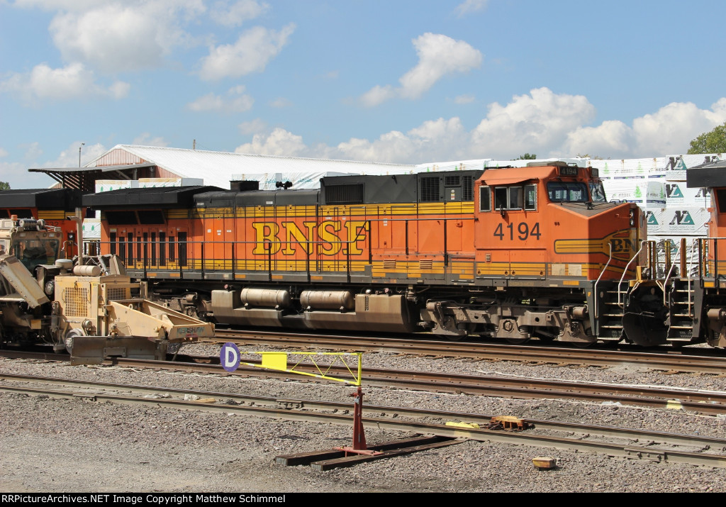 BNSF 4194